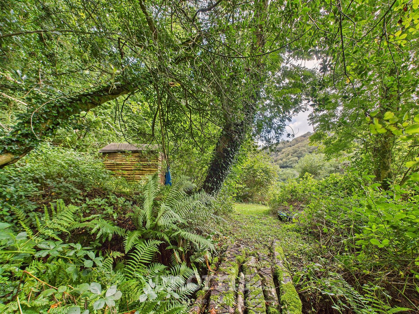 Cwmllan, Pontfaen, Fishguard – JJMorris